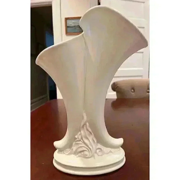 Accents | Vintage Tulip Vase With Two Separate Stem Areas In White ...